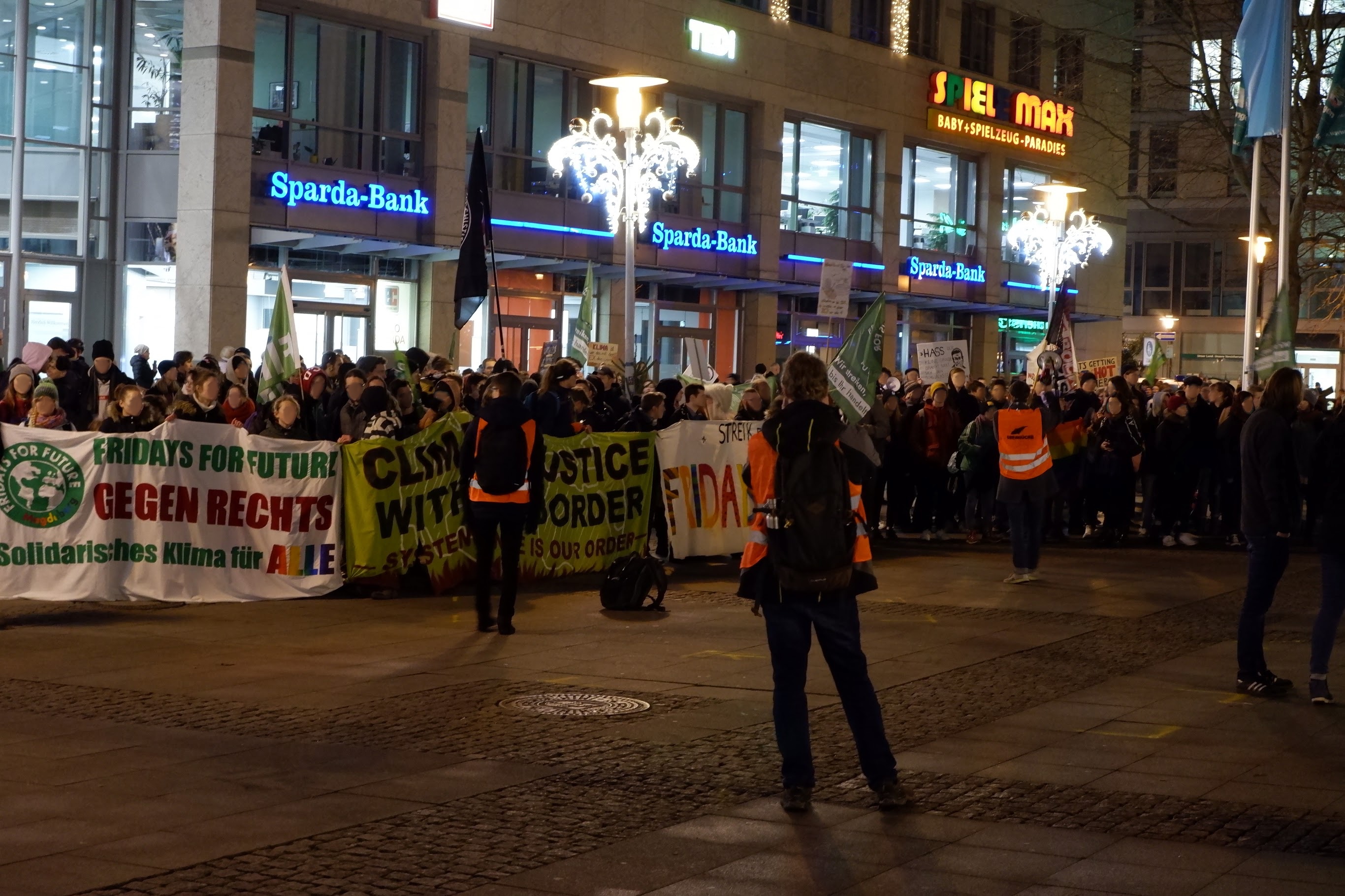 “Never Forget”?: A German Nazi Torch Rally And Its Opponents – dimensiv